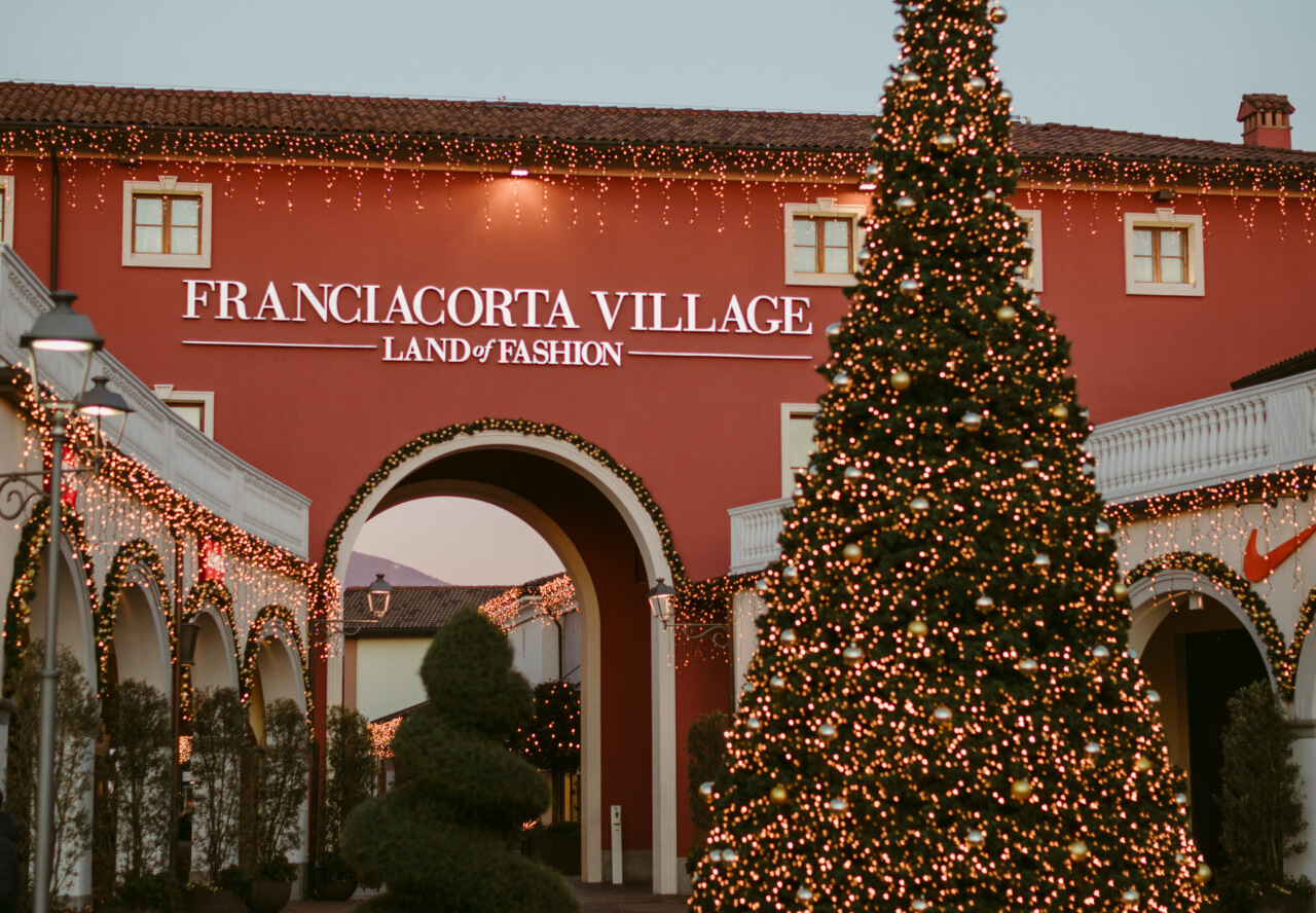 La magia delle feste accende il Franciacorta Village - Prima la Valcamonica