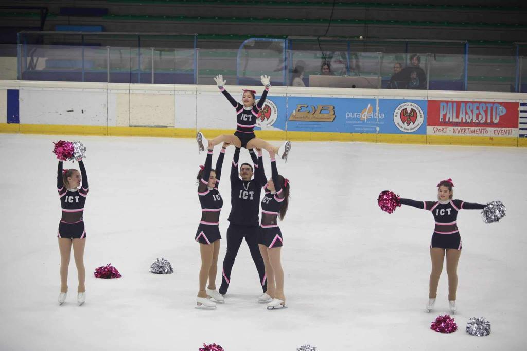 Ice cheerleader team: il sogno che diventa realtà - Prima la Valcamonica