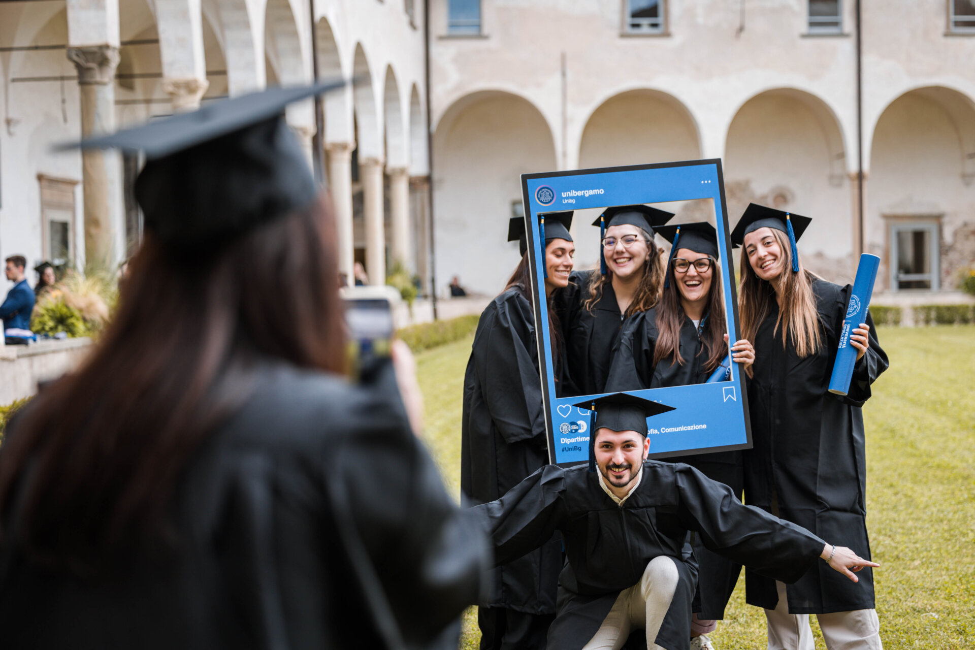 Laurea di successo con un’esperienza all’estero - Prima la Valcamonica